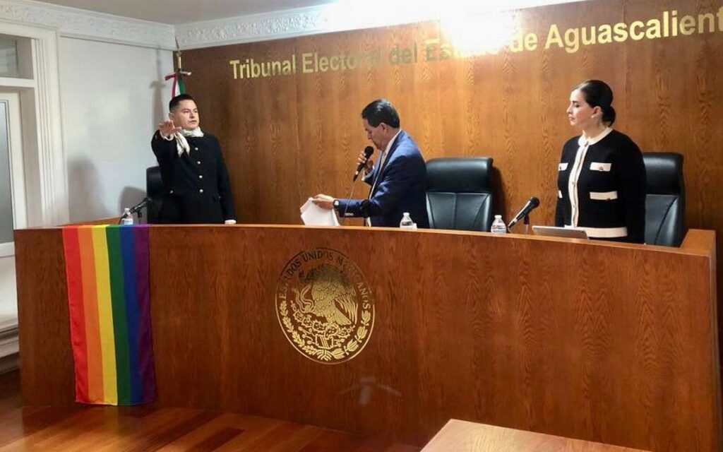 Jesús Saucedo; el primer magistrade no binarie en Latinoamérica ...