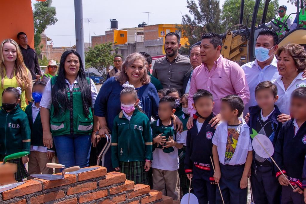 Construyen y rehabilitan aulas en la Héroes de Nacozari | Periódico ...